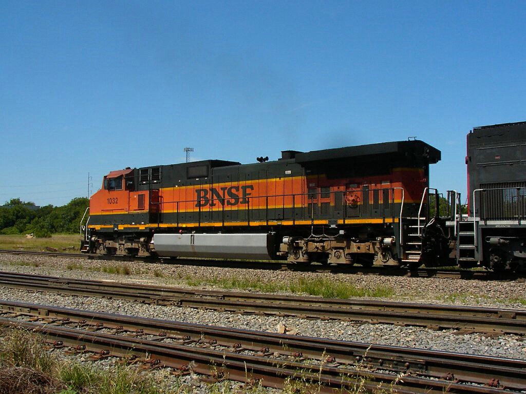 BNSF 1032